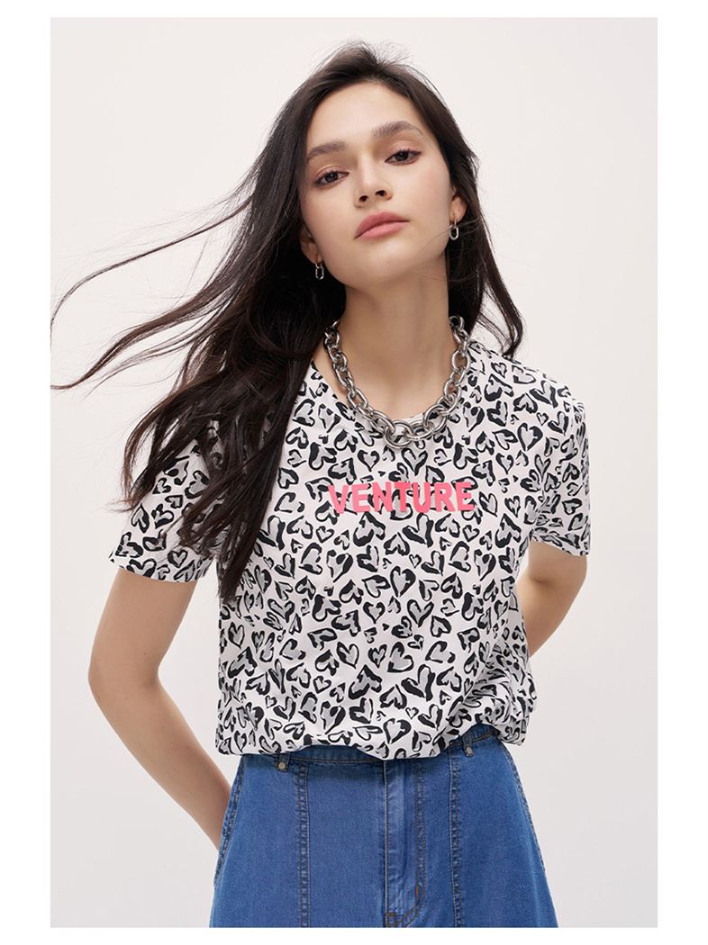 俏皮愛心豹紋TEE│MOMA台灣最大時尚女裝品牌